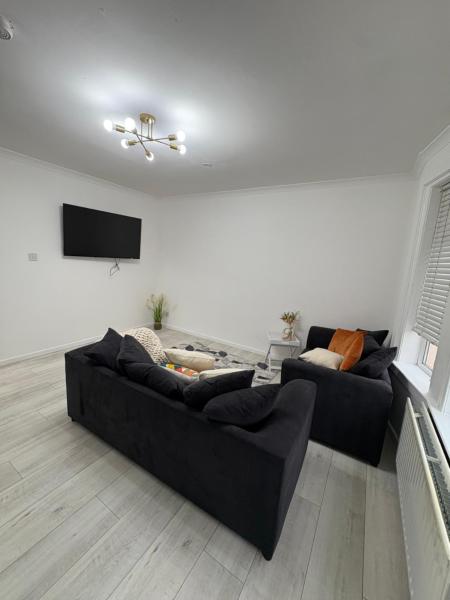 Cozy 3 Bed Home, Free Parking 8 Min To City Centre - Glasgow