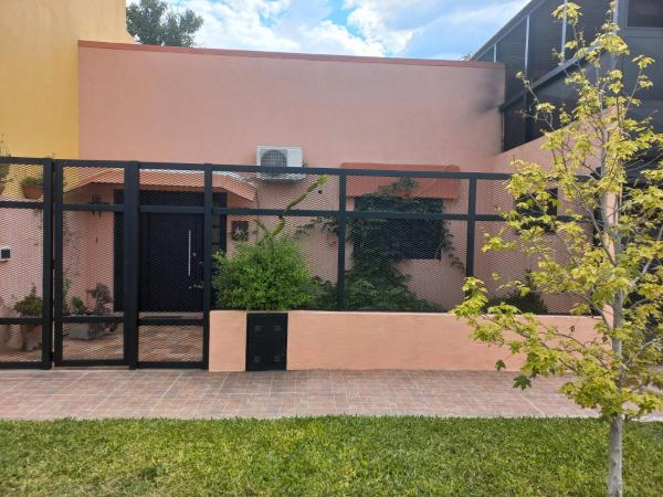 Casa Céntrica, A Cuadras De La Basílica! - Luján