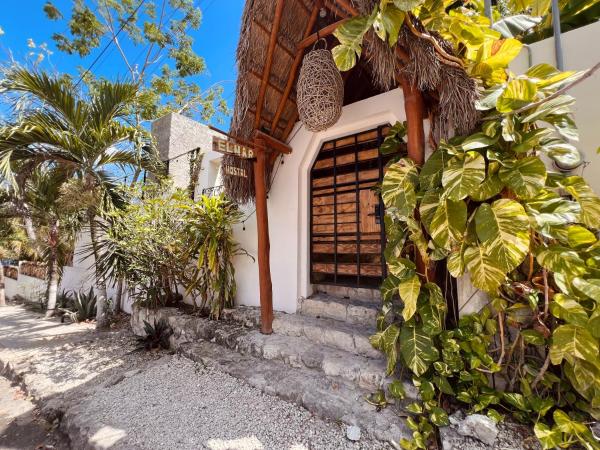 Elmar Hostel - Bacalar