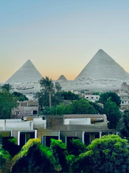 Citadel Of Pyramids - Gizeh