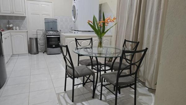 Comfy, Spacious Apartment Near The Beach - Barbados