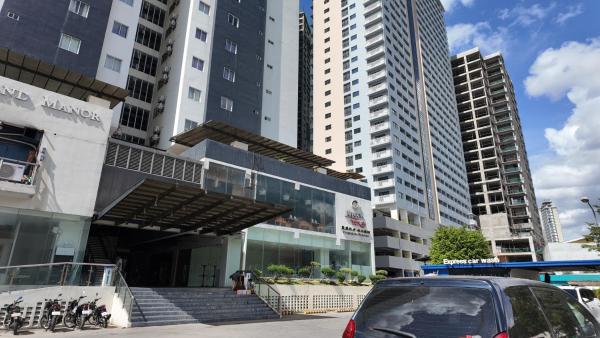 Queensland Manor Condominium Deluxe Suite - Philippines