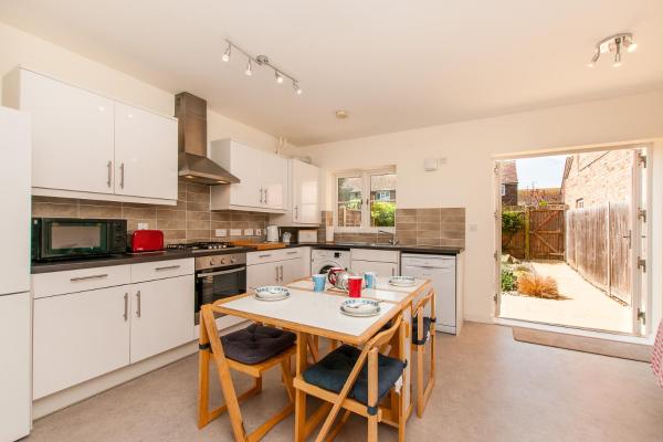 St Augustines Seaside Retreat - 4 Mls To Margate - Margate