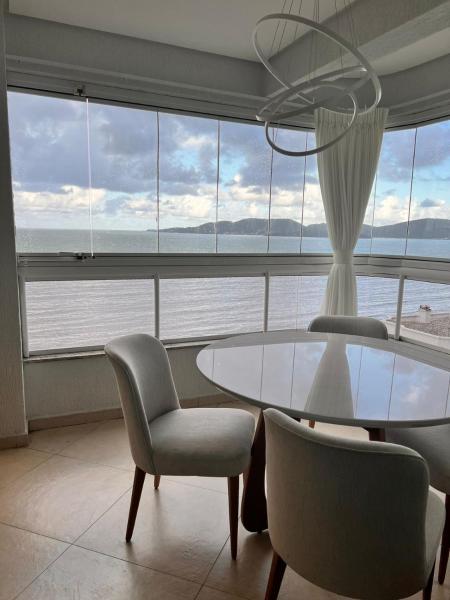 Itapema Sea Front Apartment - Pôrto Belo