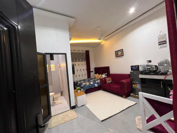 Kelis Home Away From Home - Dar es Salaam