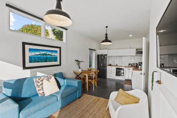 Escape On St Aubyn - New Plymouth