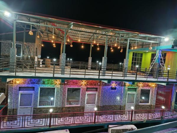 Snowfall Homestay Digoti Ranikhet - ラニケト