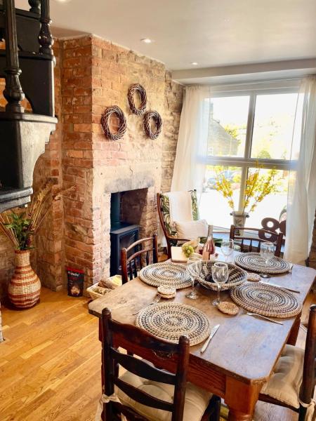 The Old Toll House - Glossop