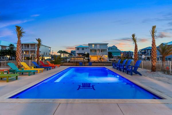 Here And Now By Gulf Coast Getaways - Pensacola Beach, FL