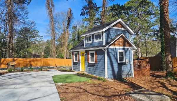 Atlanta Tiny House With Mini Golf - Riverdale, GA