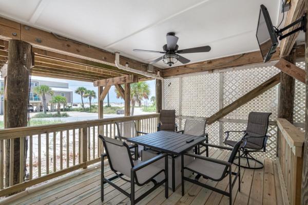The Surf Shack By Gulf Coast Getaways - Pensacola Beach, FL