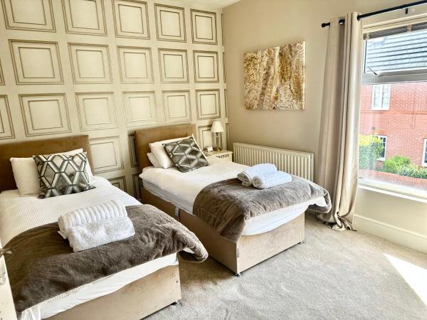 Moon House Crewe - Crewe