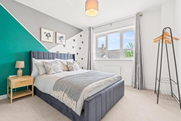 247 Serviced Accommodation In Telford 4br House - Moffat