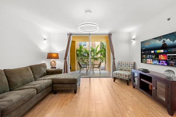 Yacht Club Miami Suite 1br And 1ba With Pool Free Parking Gym & Jacuzzi - Aventura, FL