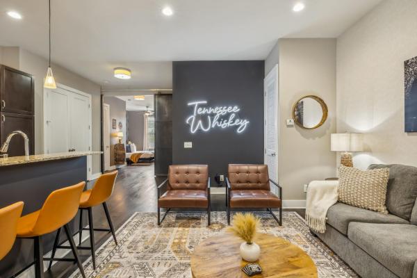 The Tennessee Whiskey In West End-vandy- Uber To Broadway - Nashville, TN