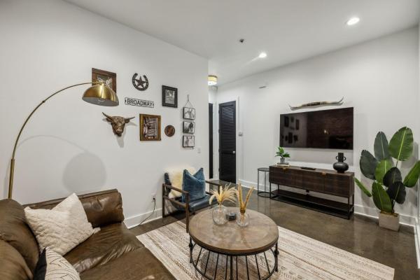 Western World Stay Near Vandy On West End - Nashville, TN