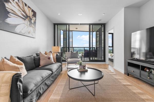 Mountain View 2br With Pool, Huge Gym And Parking - Balmoral