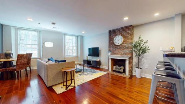 Spacious 1b In Faneuil Hallquincy Market - Hull, MA