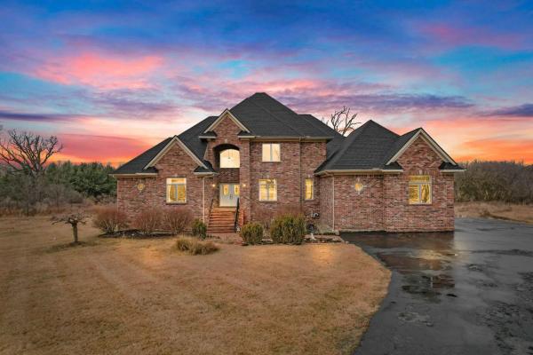 The Ann Arbor Estate - 5br Home With Theater & Deck - Chelsea, MI