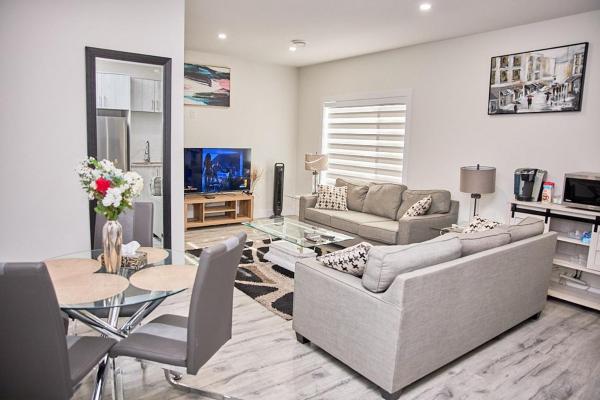 Brand-new Three Bedroom Guest Suite In The Desirable Neighbourhood - 喬治王子城