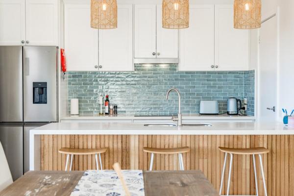 Dinga Coastal Hamptons Style - Aldinga