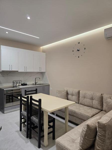 Kejdi Golem Central Apartment - Golem