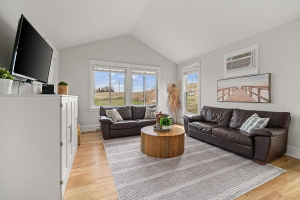 The Kiskadee - 49 Butternut - Prince Edward