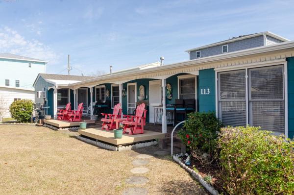 The Sandpiper Hidden Treasure Inn Room By Bryant Real Estate - Kure Beach, NC