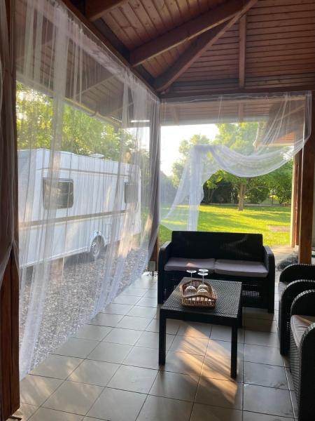 Kroni Vendégház - Abádszalók