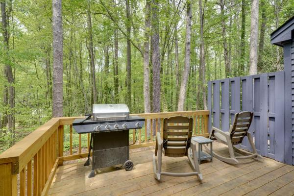 7 Mi To Dtwn Raleigh: Bbq-ready Townhome! - Raleigh, NC