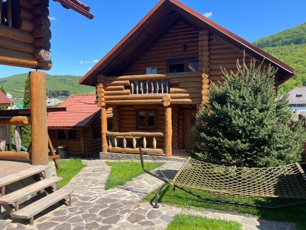 Смерековий двір - Карпати