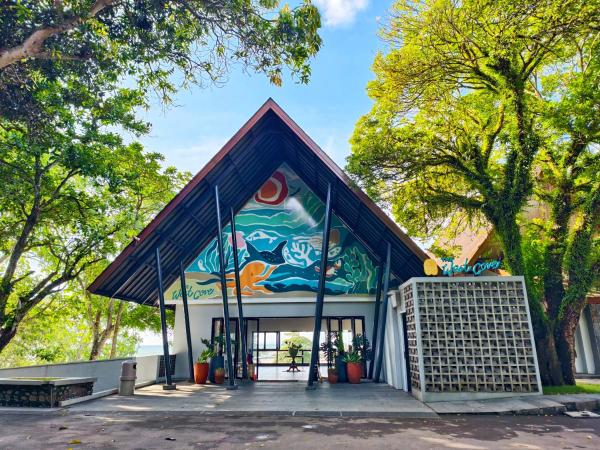 The West Cove Hotel - Anyar