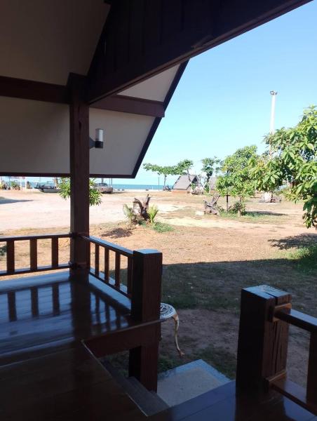 หาดกำนันแคมป์ปิ้ง&ซีฟู๊ด - Thailand