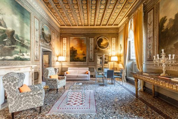 Palazzo Borghese, A Burghesius Home - Monti