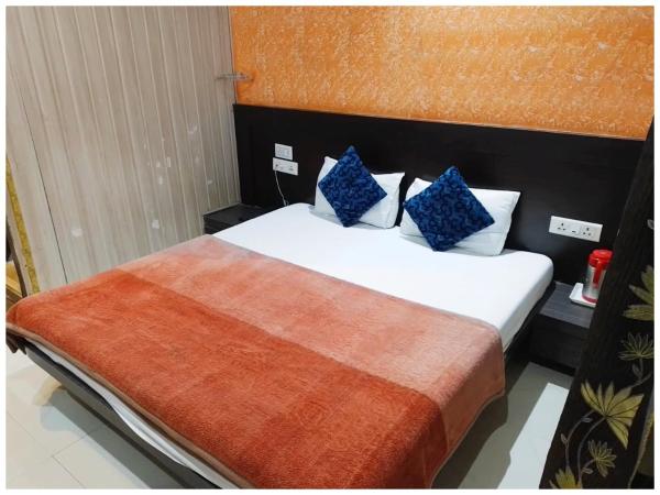 Hotel Ganga # Palace Near Mathura Museum - Bus Stand - Mathura Railway Jucation - Parking And Wifi Facilities - Air Conditioning Luxury Room - A Top Rated Four Star Hotel - Mathura