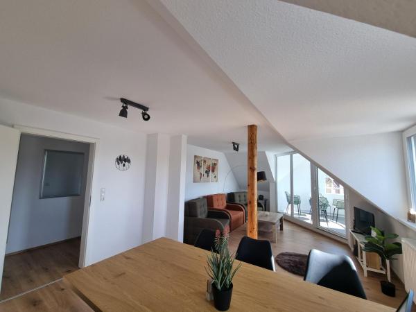 Evelyns Apartment, Nahe Der Therme Und Dem Zentrum, Privat Parkplatz, Balkon, Highspeed-wlan - Bad Neustadt an der Saale