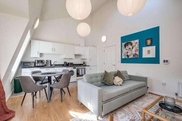 Central Belfast Apartments - The Cathedral Loft - Belfast