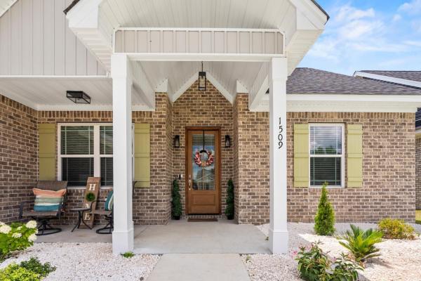 4 Bedroom Oasis - Darlington Raceway