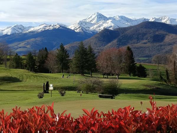 Appartement 3 éToiles, 2 Chambres , Cuisine Aménagée, Terrasse, Face à La Chaîne Des Pyrénées - Bagnères-de-Bigorre