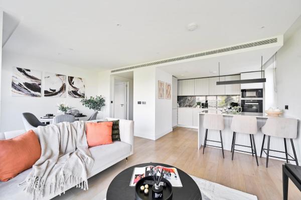 Luxury 2-bed 2-bath Apartment -White City Living -Steps To Tube - バーンズ