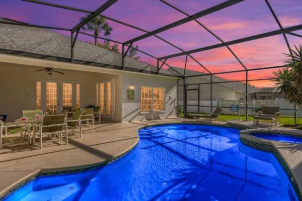 The Marvel Mansion 5br Pool Home Near Disney World - Four Corners, FL