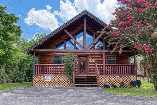 Always Kiss Me Goodnight-hot Tub, Arcade, Near The Parkway! - Pigeon Forge, TN