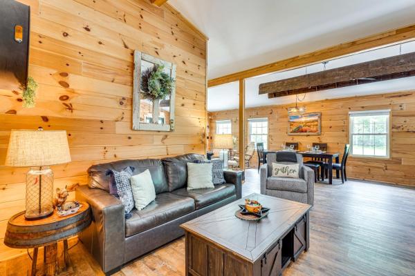 Modern Creek-front Cabin With Deck And Views In Murphy - Murphy, NC