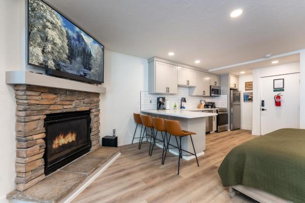Elmer's Hideout - Fully Renovated Yosemite Escape - Yosemite West, CA