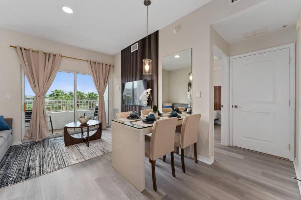 King Bed Suite Kitchen Near Theme Parks - Orlando