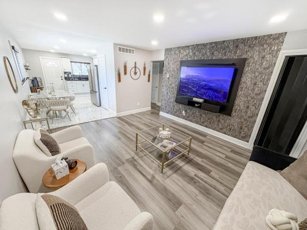 Elegant Home Mins From Dtw - Lake Erie, PA