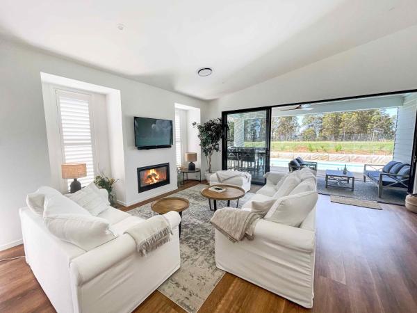 Florette's Pool Suite - Lovedale