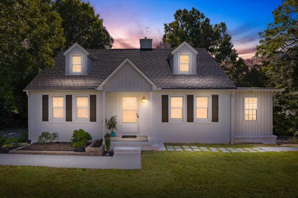 2 King Bed Home, Perfect For Hpu, Furniture Market - High Point, NC
