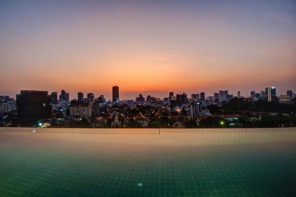 Glow Park Hotel Grand Royal Palace - Phnom Penh