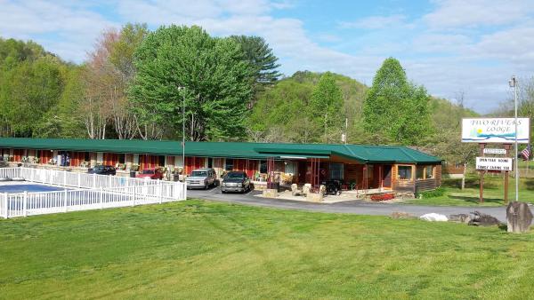 Two Rivers Lodge - Bryson City, NC